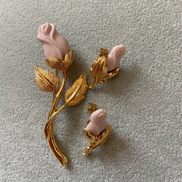 Jewelry | Vintage Avon Flower Pin And Earrings | Poshmark
